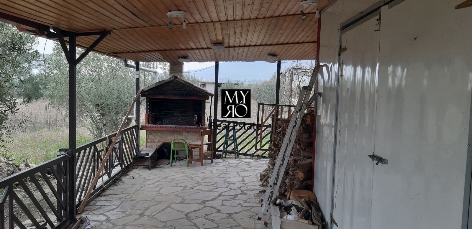Μονοκατοικία δύο ορόφων σε αγροτεμάχιο 4000 τ.μ., Επαρχιακή οδός ...